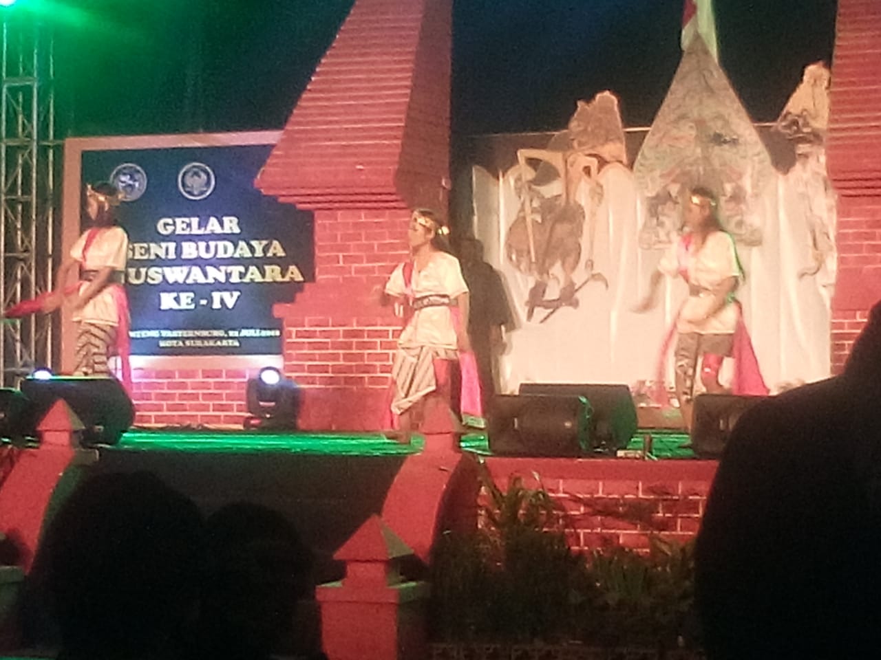 Penampilan Seni Tari Orek-Orek dan Pathol Sarang Oleh YSN Rembang Pada ...