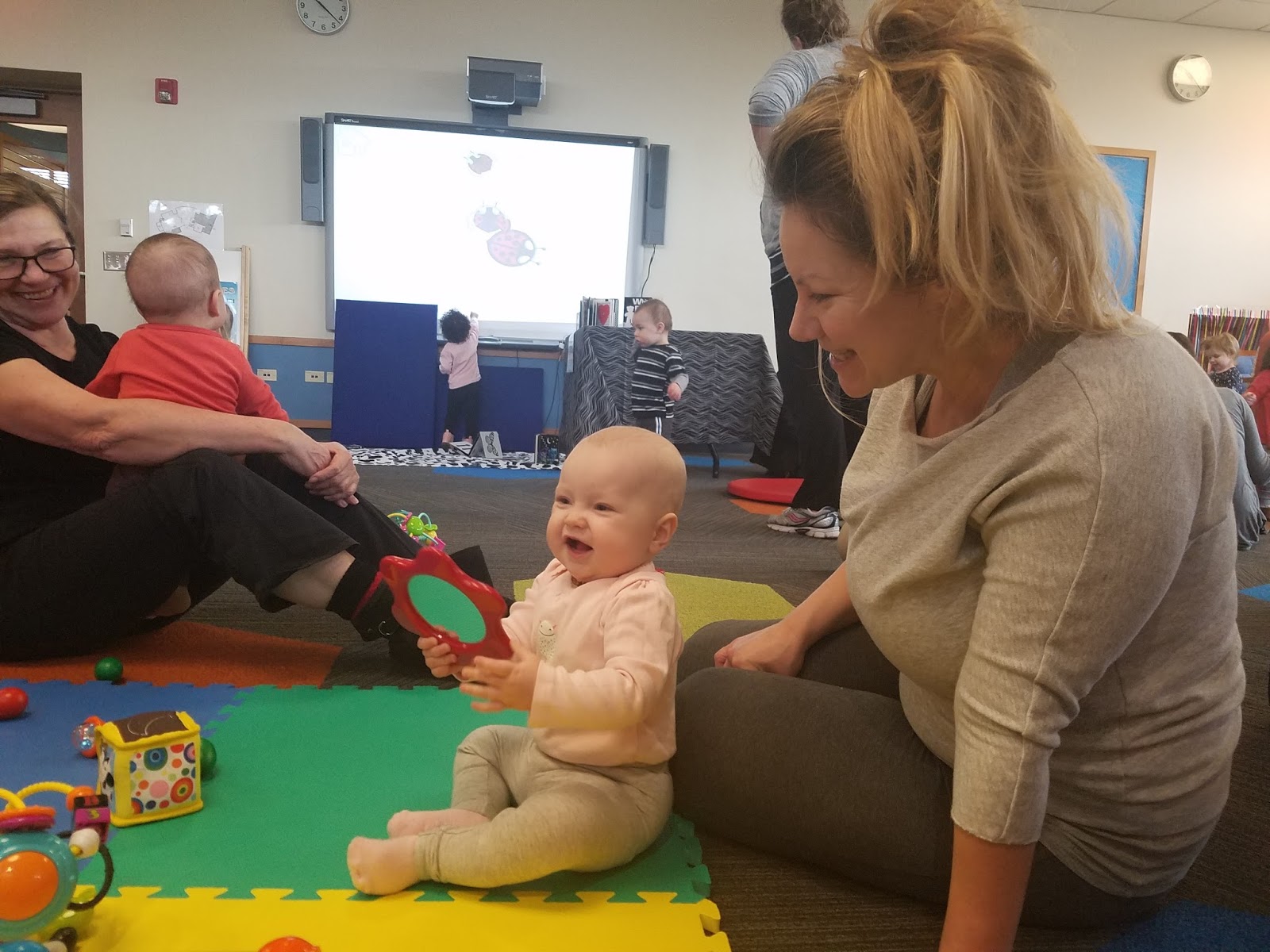 Miss Sarah's Storytime: Sensory Playtime for Babies 0-2