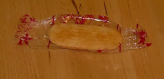 Japanese Snack Reviews: Kameda Seika Happy Turn Maple Sembei