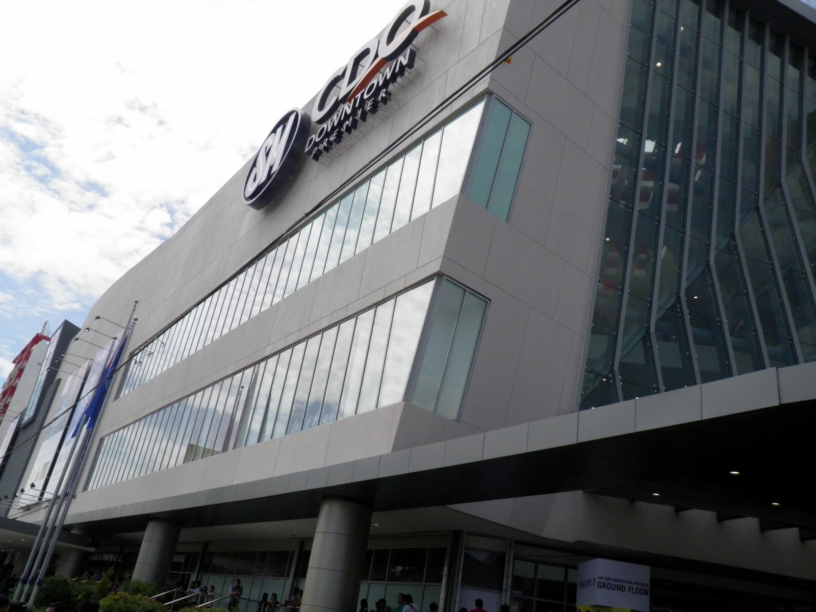 noel autor: SM CDO Downtown Premier Grand Opening