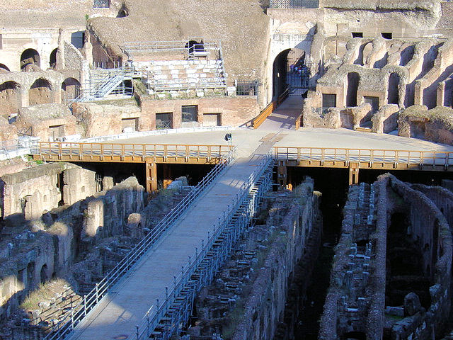 Roman Colosseum - A guided tour through a Roman wonder of the world!
