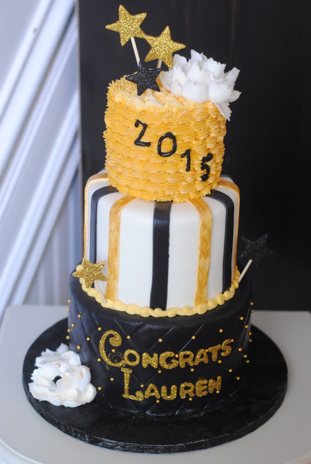 Country Cupboard Cakes: Black & Gold Graduation Cake