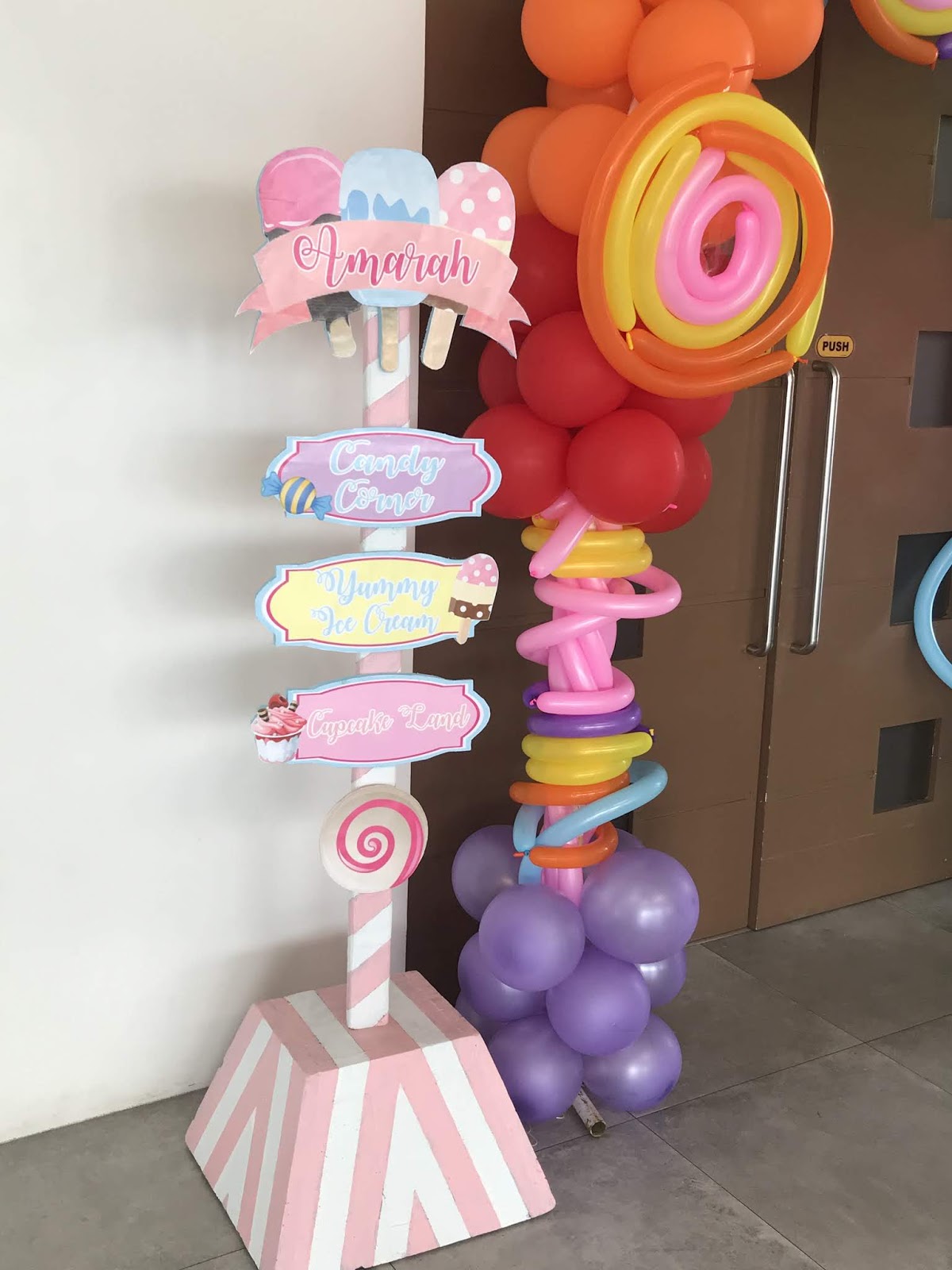ANDREI'S PARTYBOX - your party guide online: Candyland themed backdrop