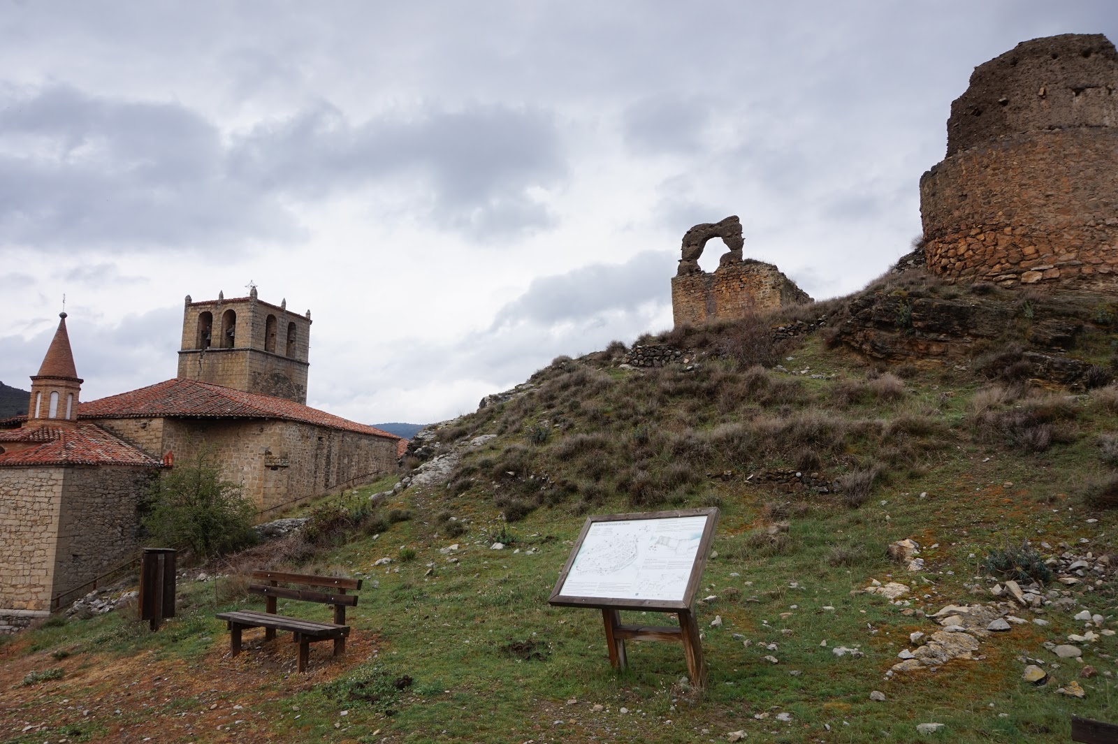 PIEDRAS, PIEDRECITAS Y PEDRAZAS: Enciso "Enciso" (La Rioja)