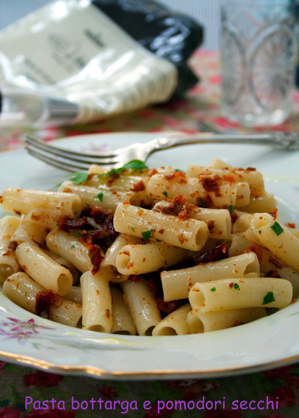 riso pasta con bottarga e pomodori secchi Cardamomo & co