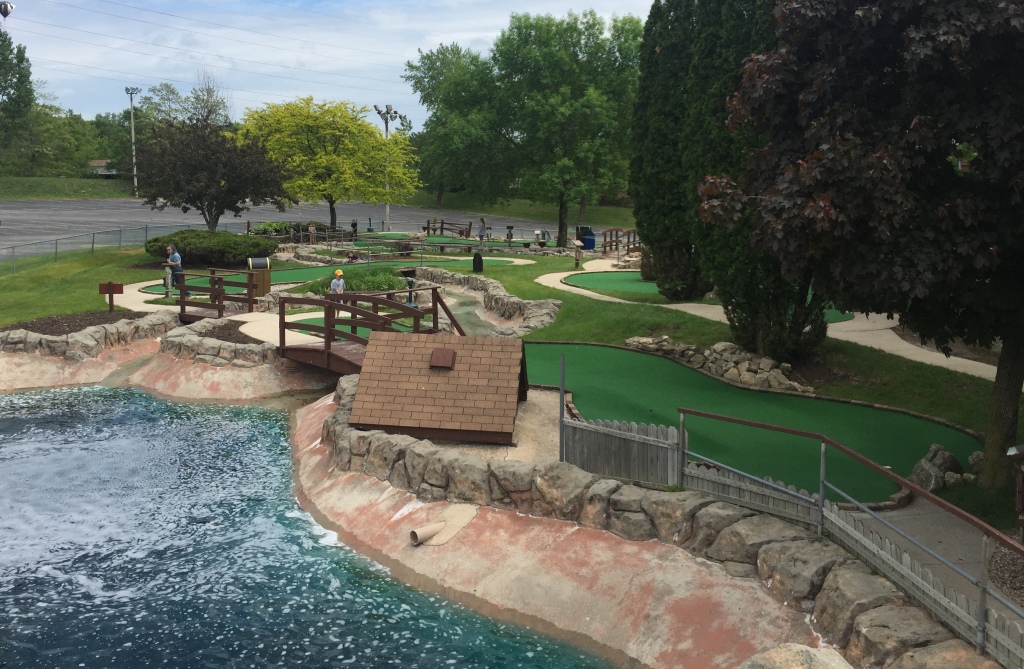 The Ham and Egger Files: Mark Swain Minigolfing in the USA Part 1