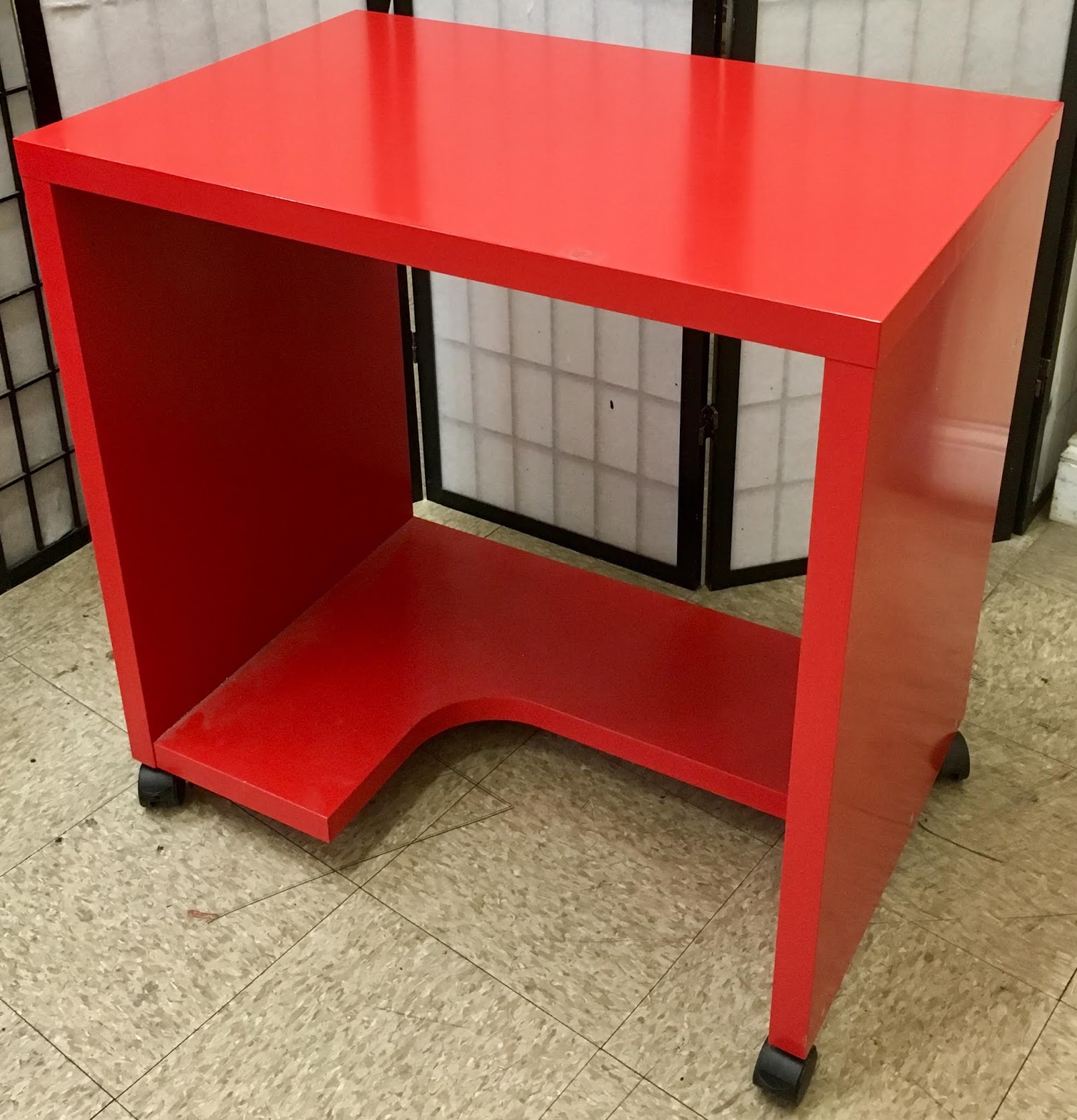 Uhuru Furniture & Collectibles: #467941 Red 30"w x 30"h x 19"d Student ...