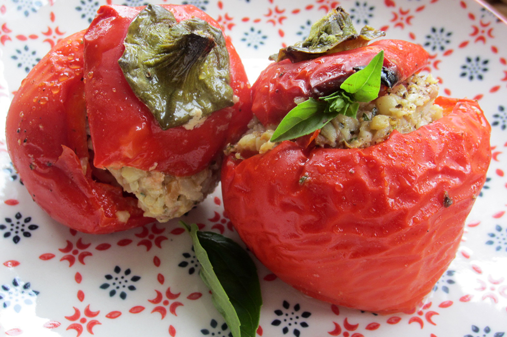 Aux petits oignons: Petits poivrons rouges farcis