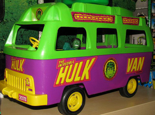 JIMSMASH ! ! !: WATCH A BMW TURN INTO THE HULK WHEN SPLASHED WITH HOT WATER