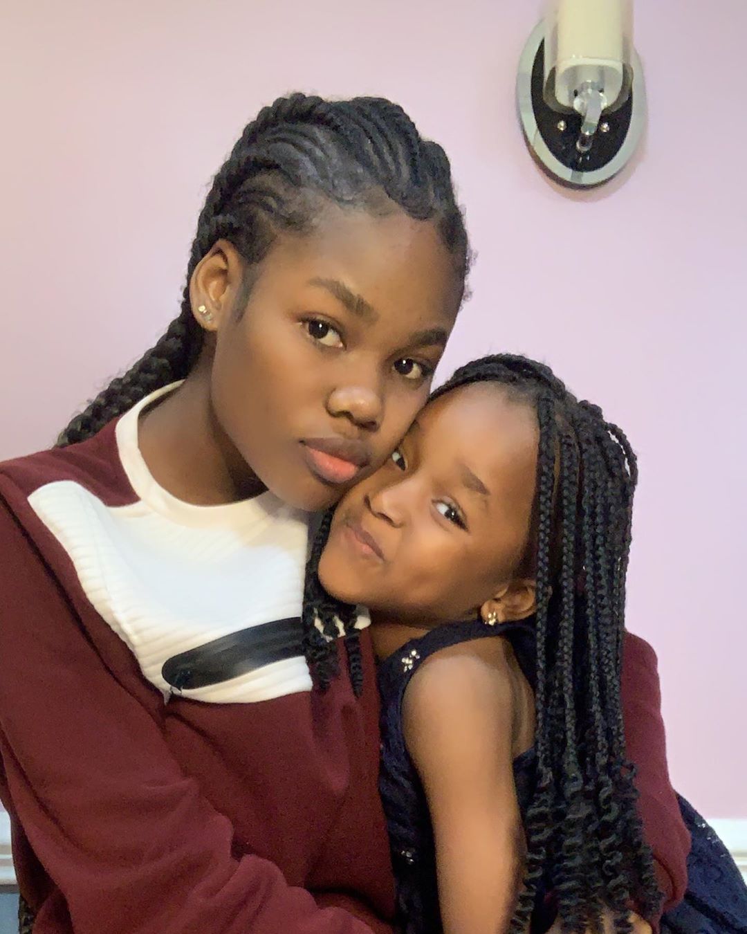 Meet Lima Sadiyah mother and younger sister.