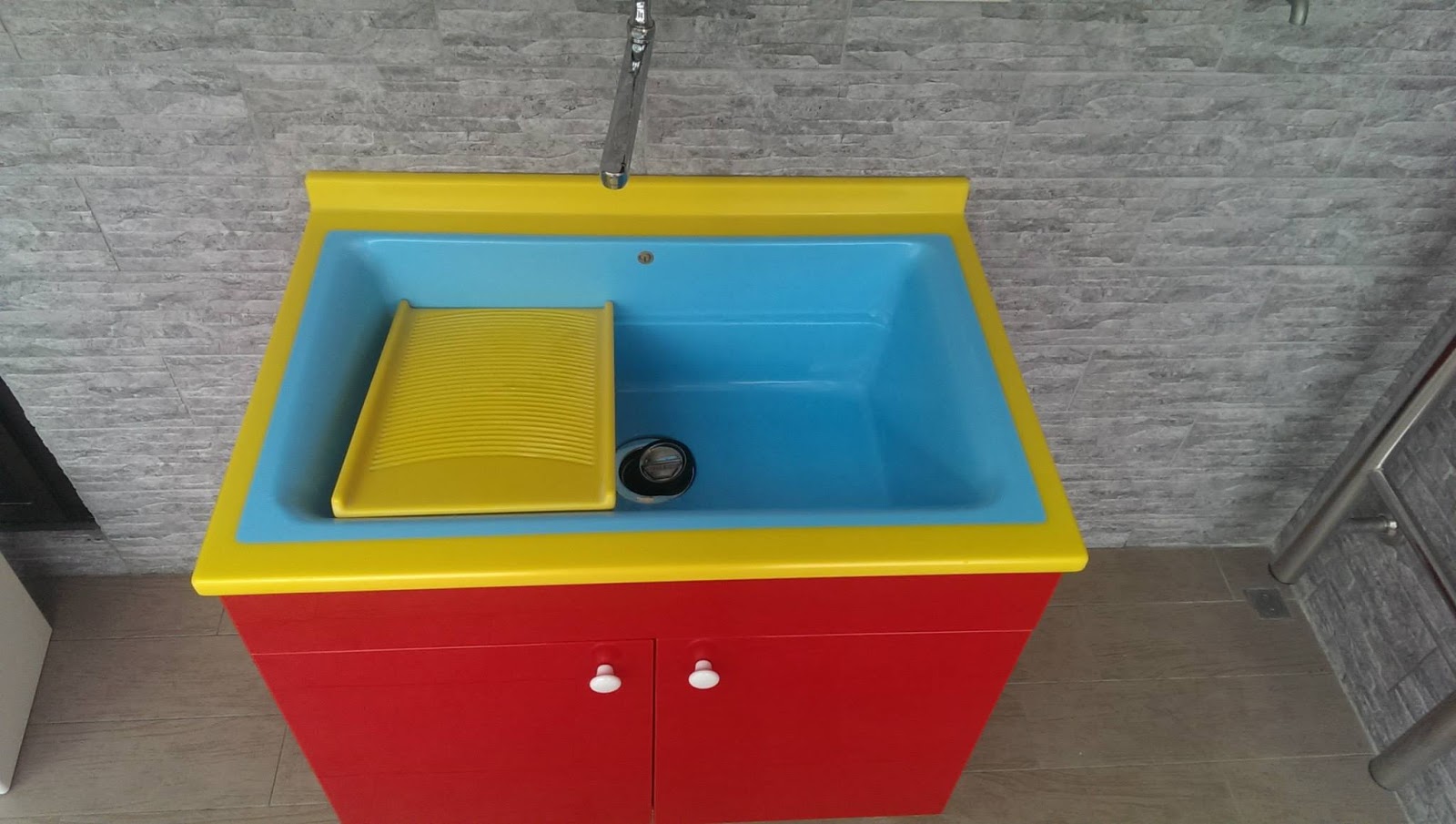 【型號 : S-780WR - 彩色水晶門板 + 彩色側貼美背 B-108 水漾藍 水槽 / B-102 柔漾黃 檯面 & 洗衣板 】IDEE ...