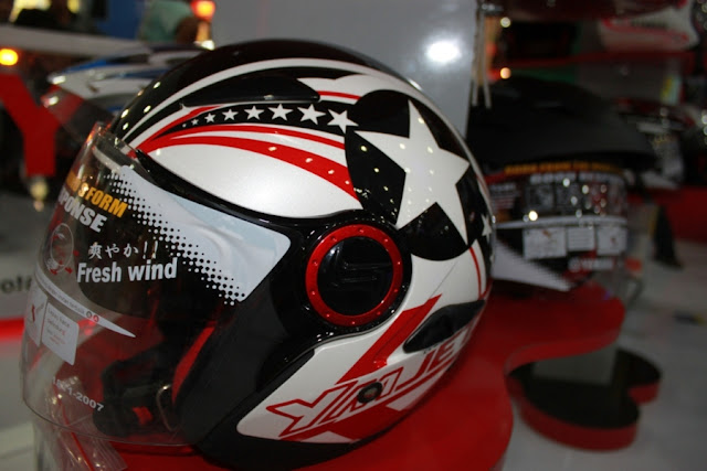 Aneka Model Helm Yamaha Di PRJ 2012 | Kumpulan Modifikasi Motor | Info ...