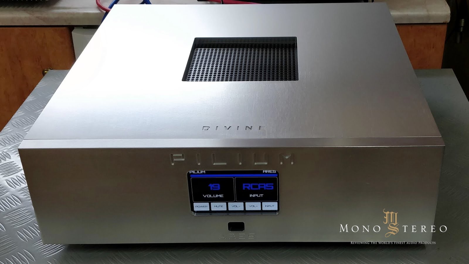 PILIUM AUDIO ARES DIVINE PREAMPLIFIER – M & S | Ultimate High-Fidelity