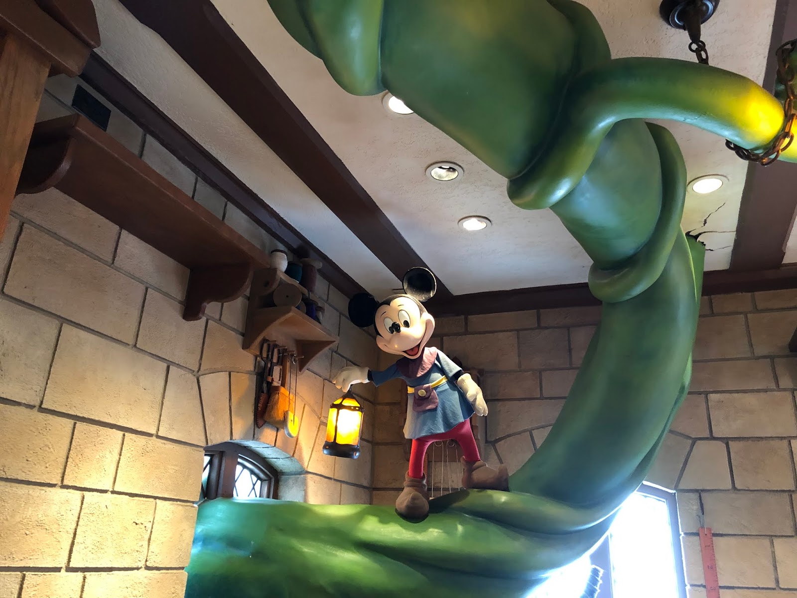 Insights and Sounds: Design Detail: Sir Mickey's at the Magic Kingdom