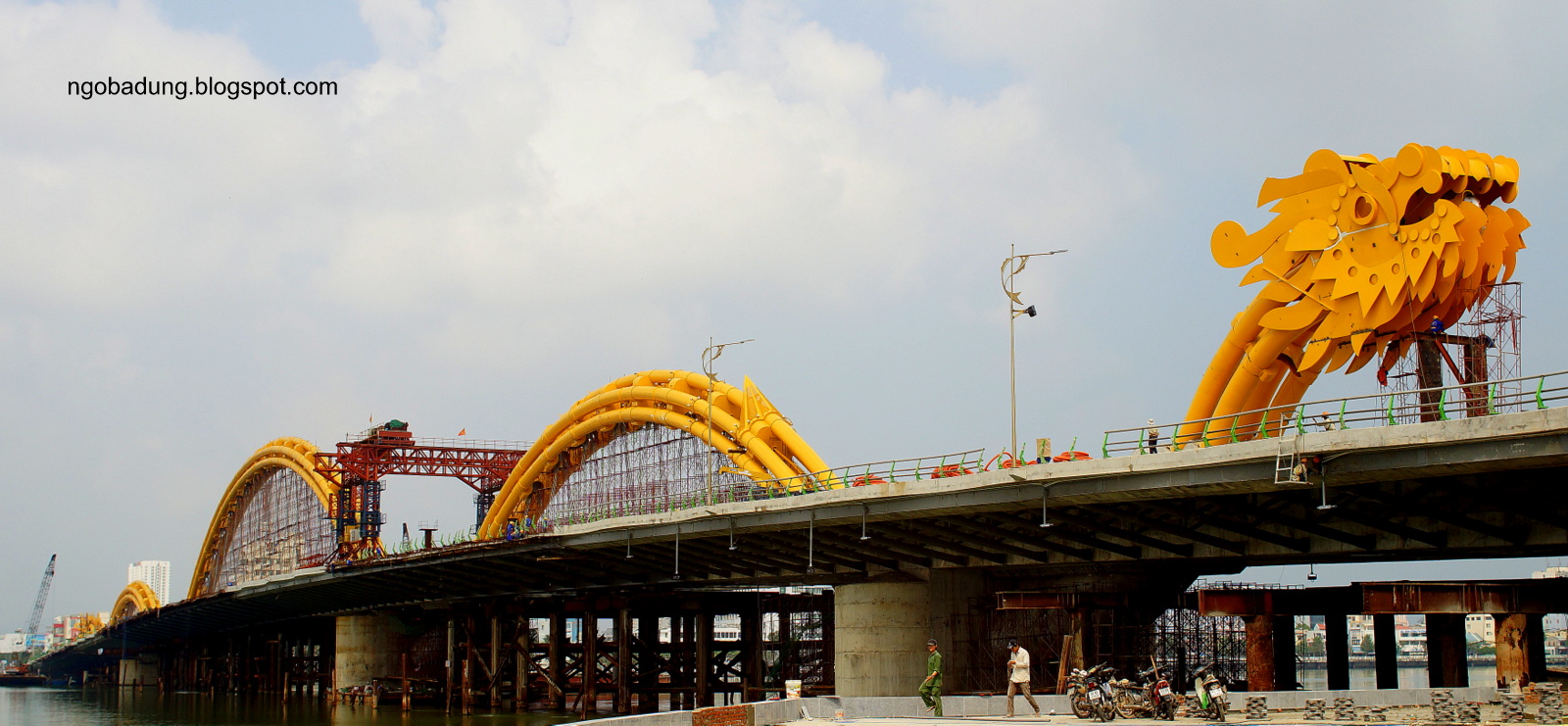 ngobadung & Hoian: Cầu Rồng Đà Nẵng - Con rồng thép lớn nhất thế giới.