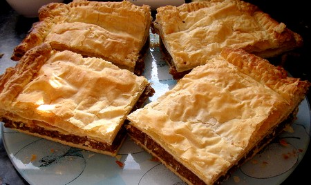 Family Meals on A Budget: Minced Beef & Onion Slice Pie