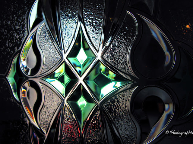Photographis: Abstract Painted Glass - PHOTO EXPERIMENT