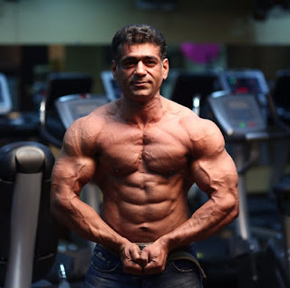 world bodybuilders pictures: lahore bodybuilder khalid bashir with ...