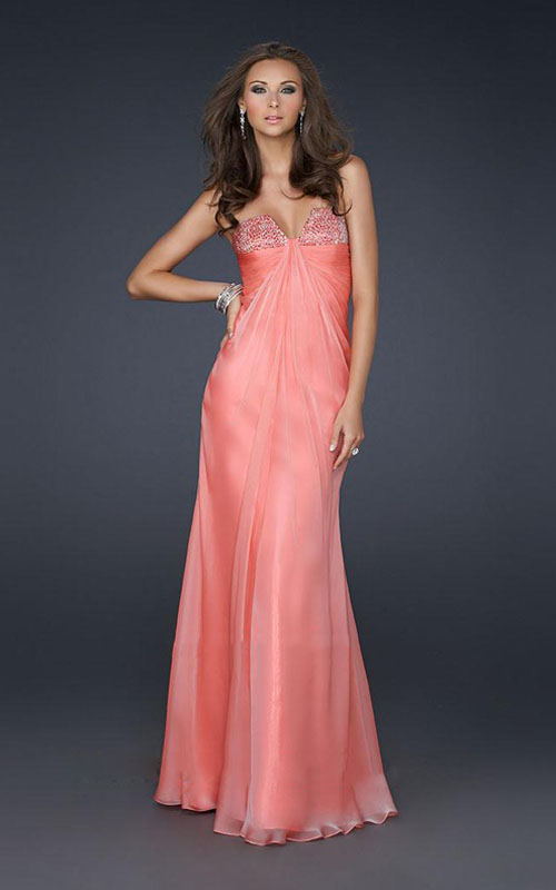 Latest Fashion Trends For Men And Women In Pakistan: Long Dresses