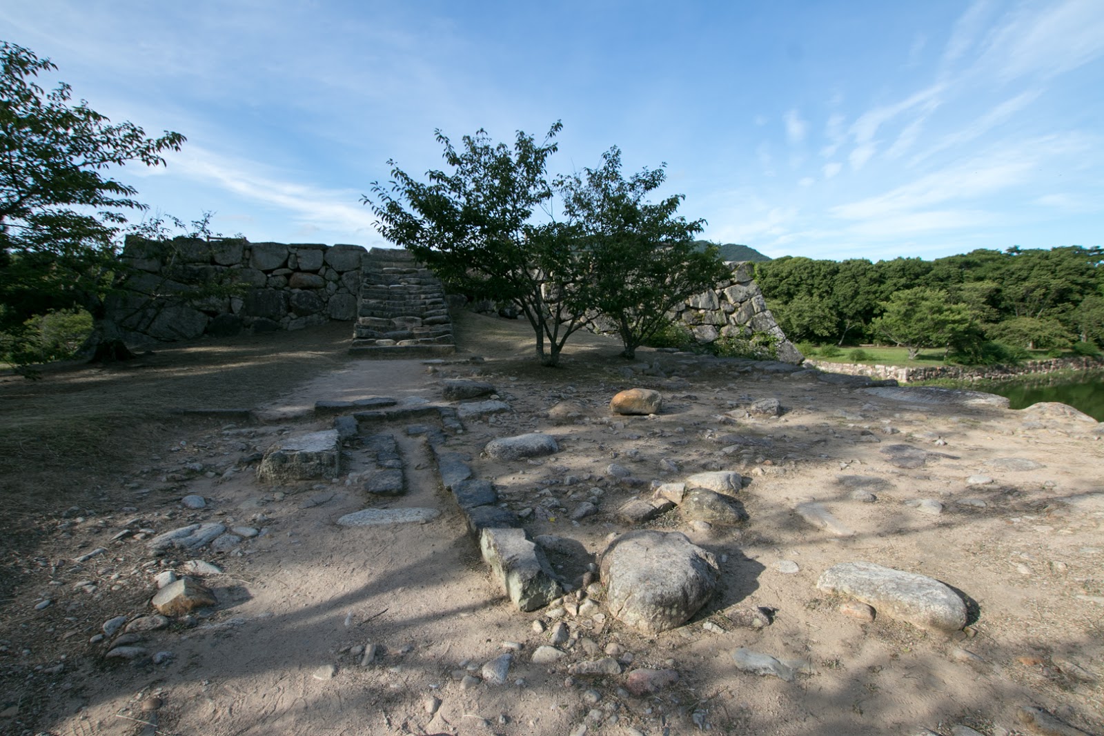 Hagi Castle -Beautiful combination of mountain, sea and stone walls ...