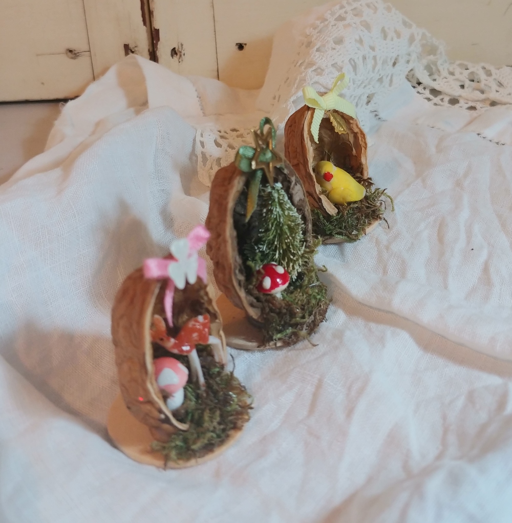 Miniature Scenes from Walnut Shells - Little Vintage Cottage