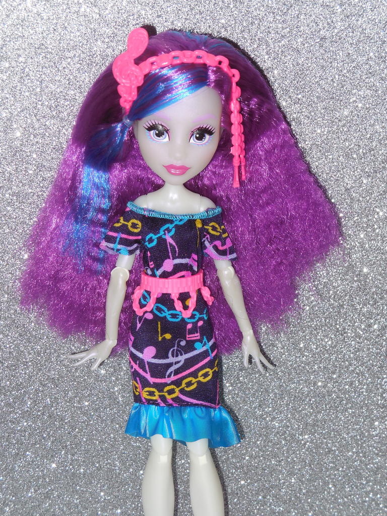 Veni Vidi Dolli: REVIEW: Monster High Electrified Ari Hauntington