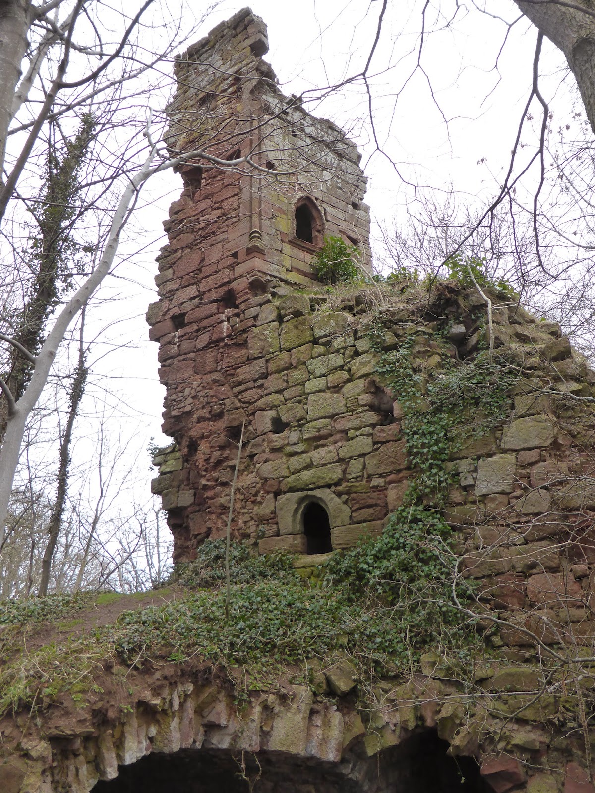 MTB Innerwick Stravaiger: The Goblin Ha' - Yester Castle.