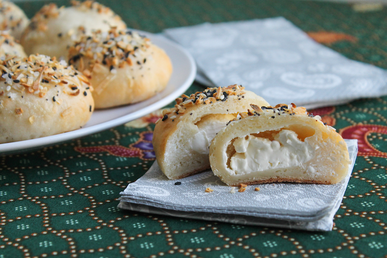 Food Lust People Love: Stuffed Bagel Balls