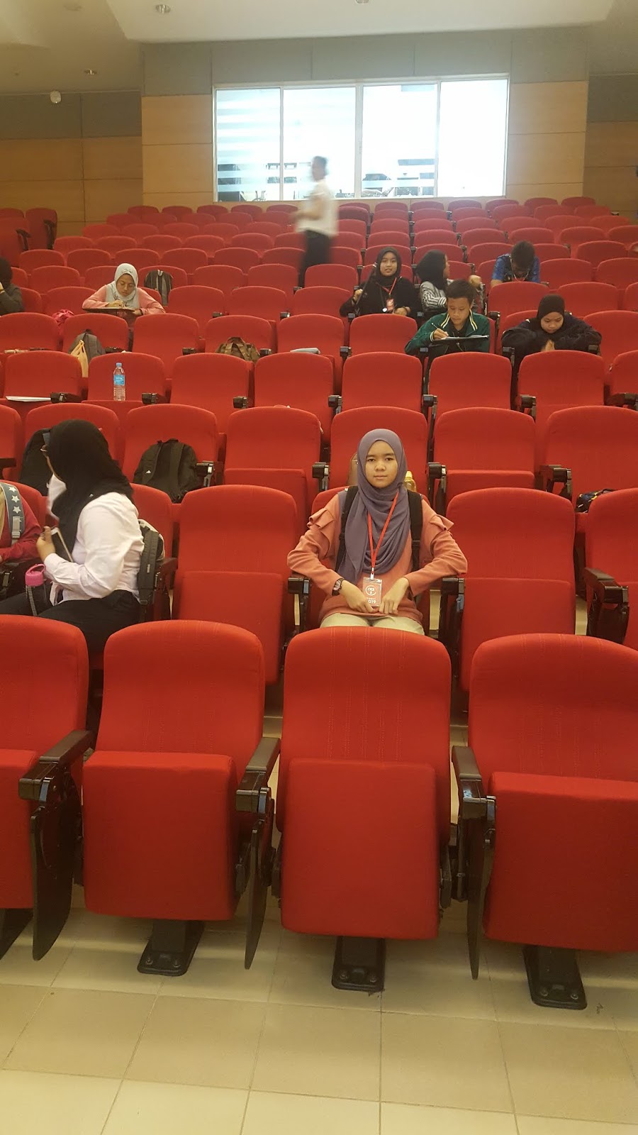 Gambar Aktiviti Pelajar Sekolah Di Dewan - terriploaty