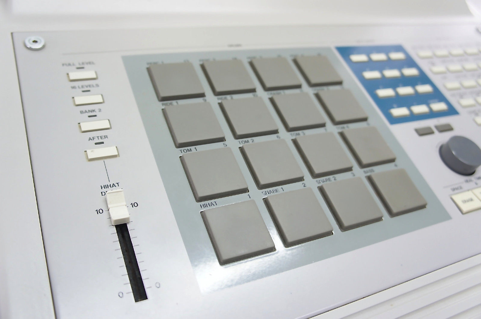 MATRIXSYNTH: Roger Linn AKAI MPC 60 mkII SN A91115-00115