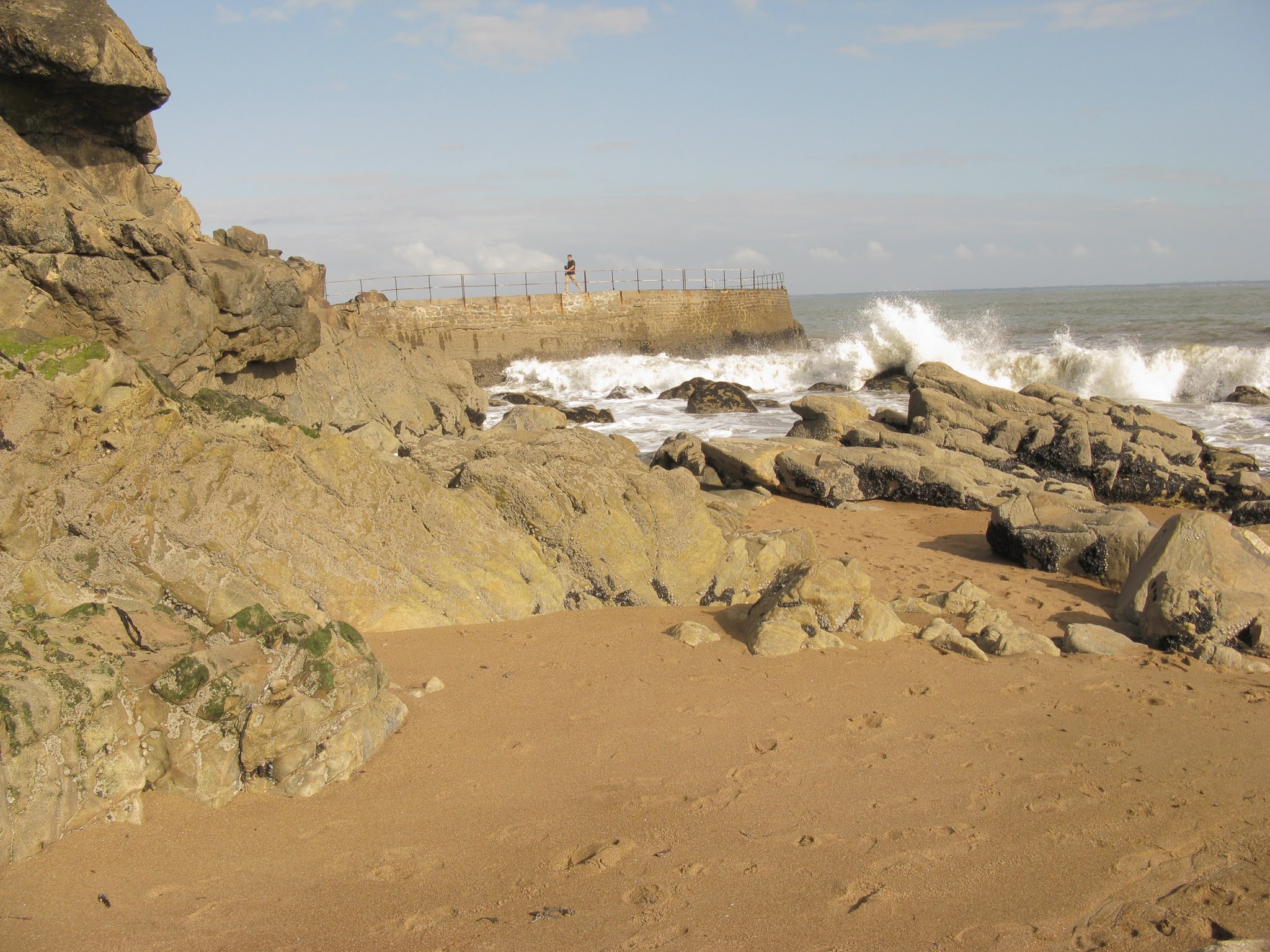 PROMENADE SUR LA PLAGE DE MONSIEUR HULOT A SAINT MARC-SUR-MER