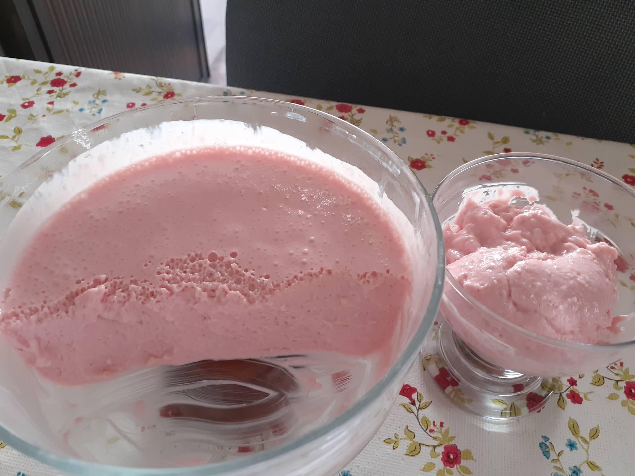 SOBREMESA CREMOSA COM 3 INGREDIENTES