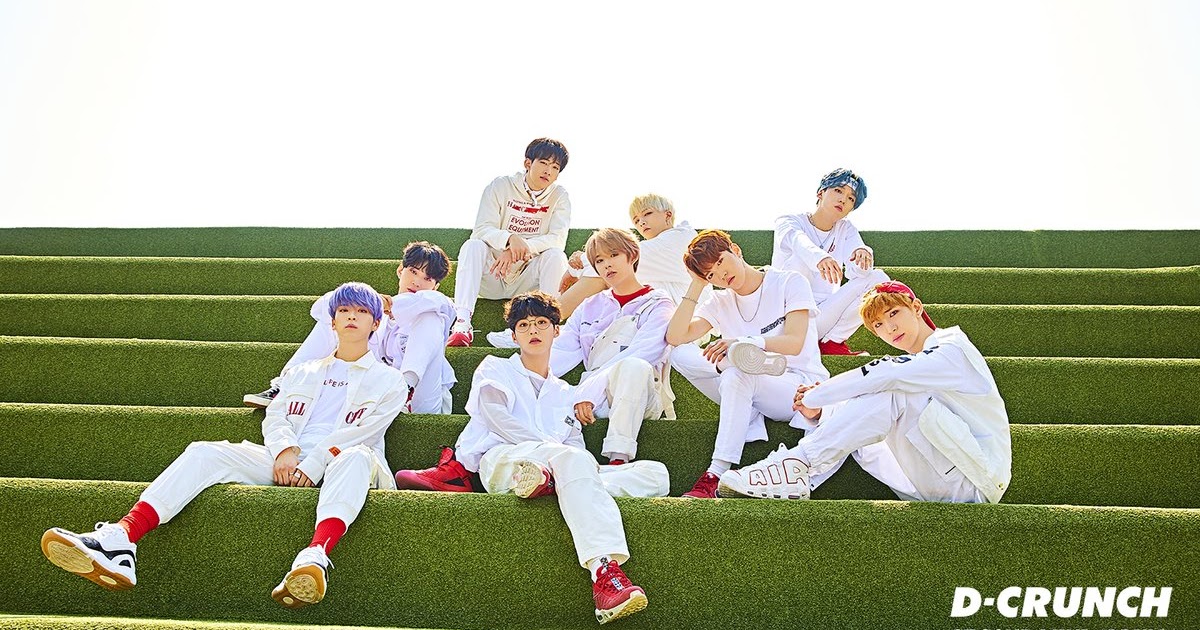 KPop Universe Space: D-CRUNCH (디크런치; short for "Diamond Crunch")