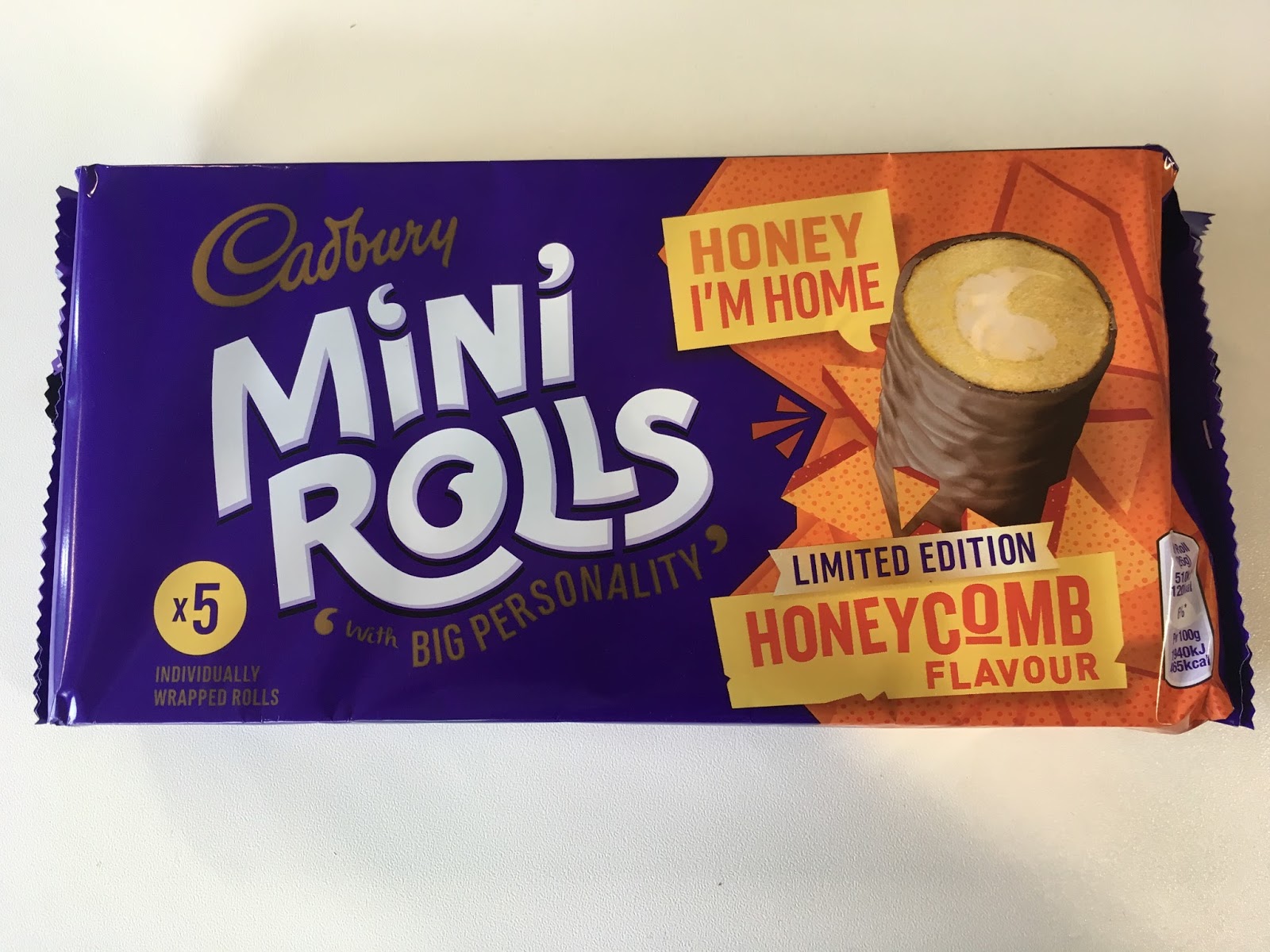 A Review A Day: Today's Review: Cadbury Honeycomb Mini Rolls