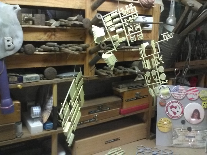 Thomas Flyer Scale Model Kit. Winner of the 1908 Great Race