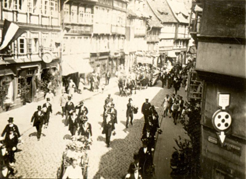 40 Amazing Photos Capture Street Scenes of Germany in the Early 1930s ...