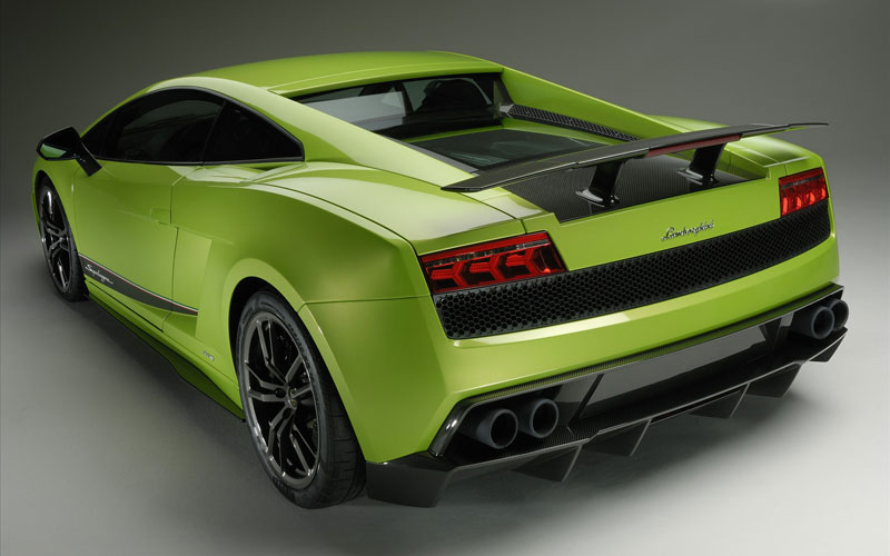 Car Accessories: Lamborghini sports car spoiler