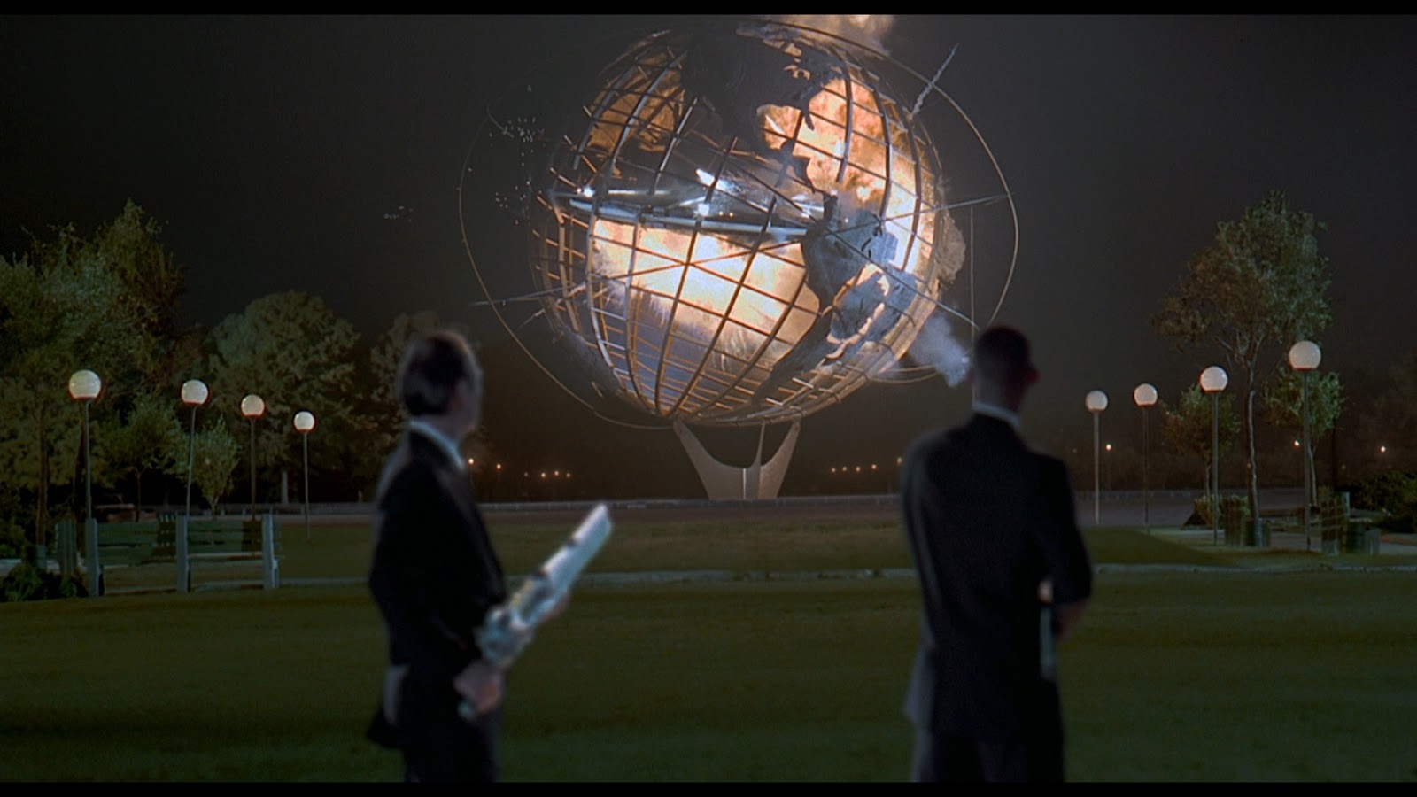 Somewhere and beyond: Men in Black: Escena final