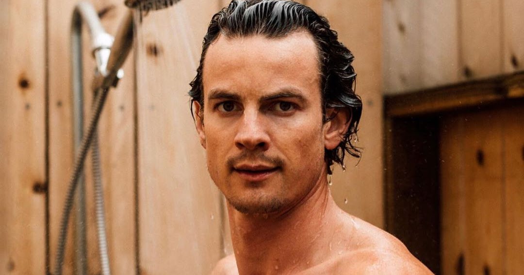 Alexis_Superfan's Shirtless Male Celebs: Luke Cook shirtless pics from ...