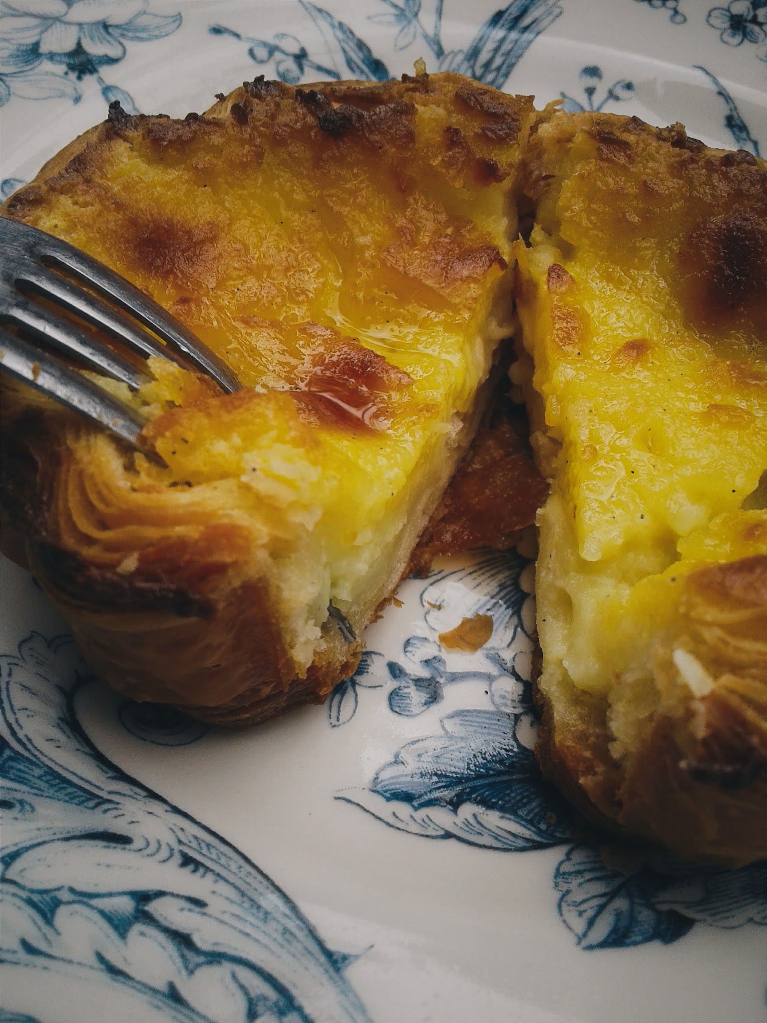 Lezatnya croissant (roti khas perancis) di Retawu deli