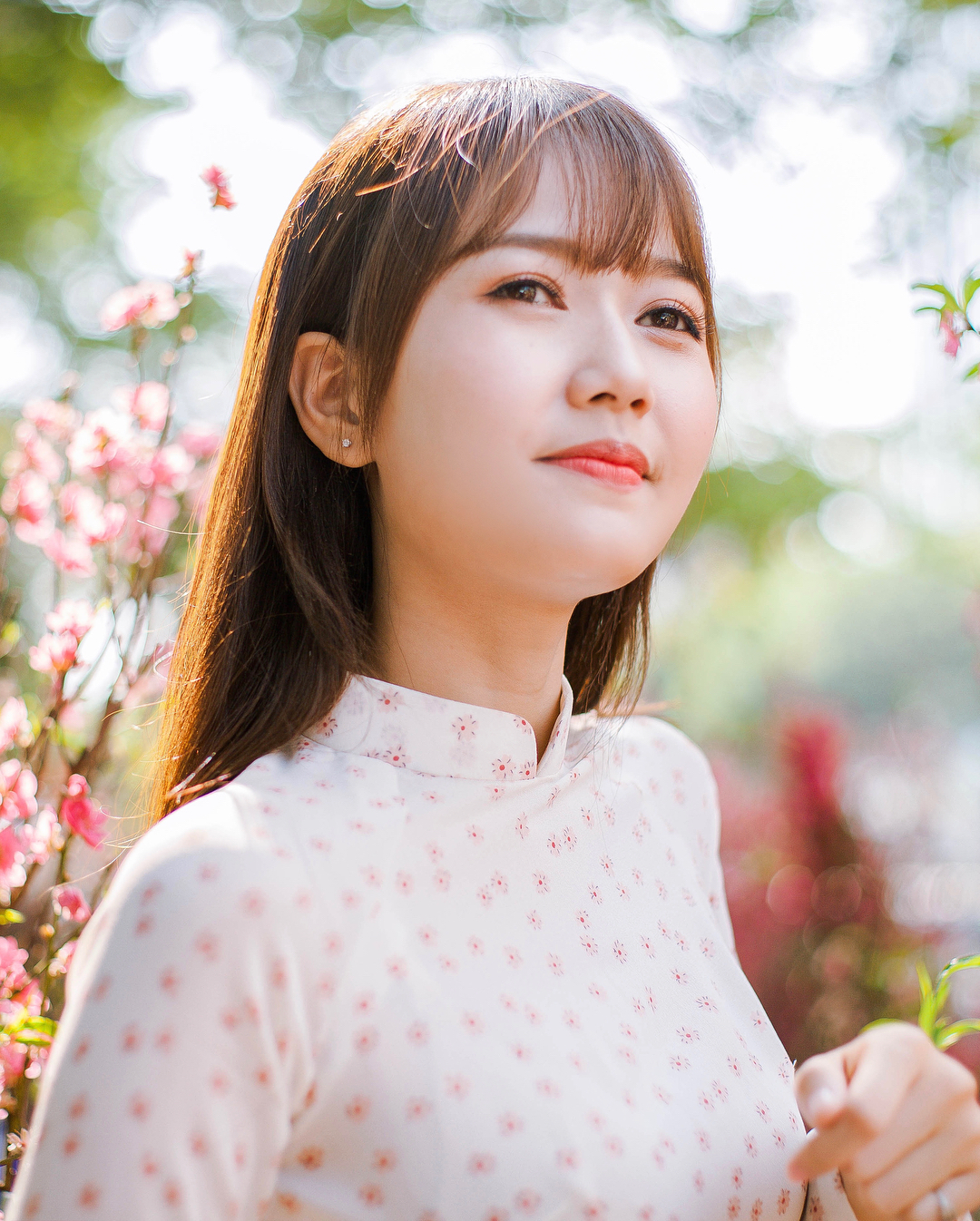 Nguyễn Nhung - Nụ cười làm xao xuyến tim ai | Dân 47 - Website Giải Trí ...