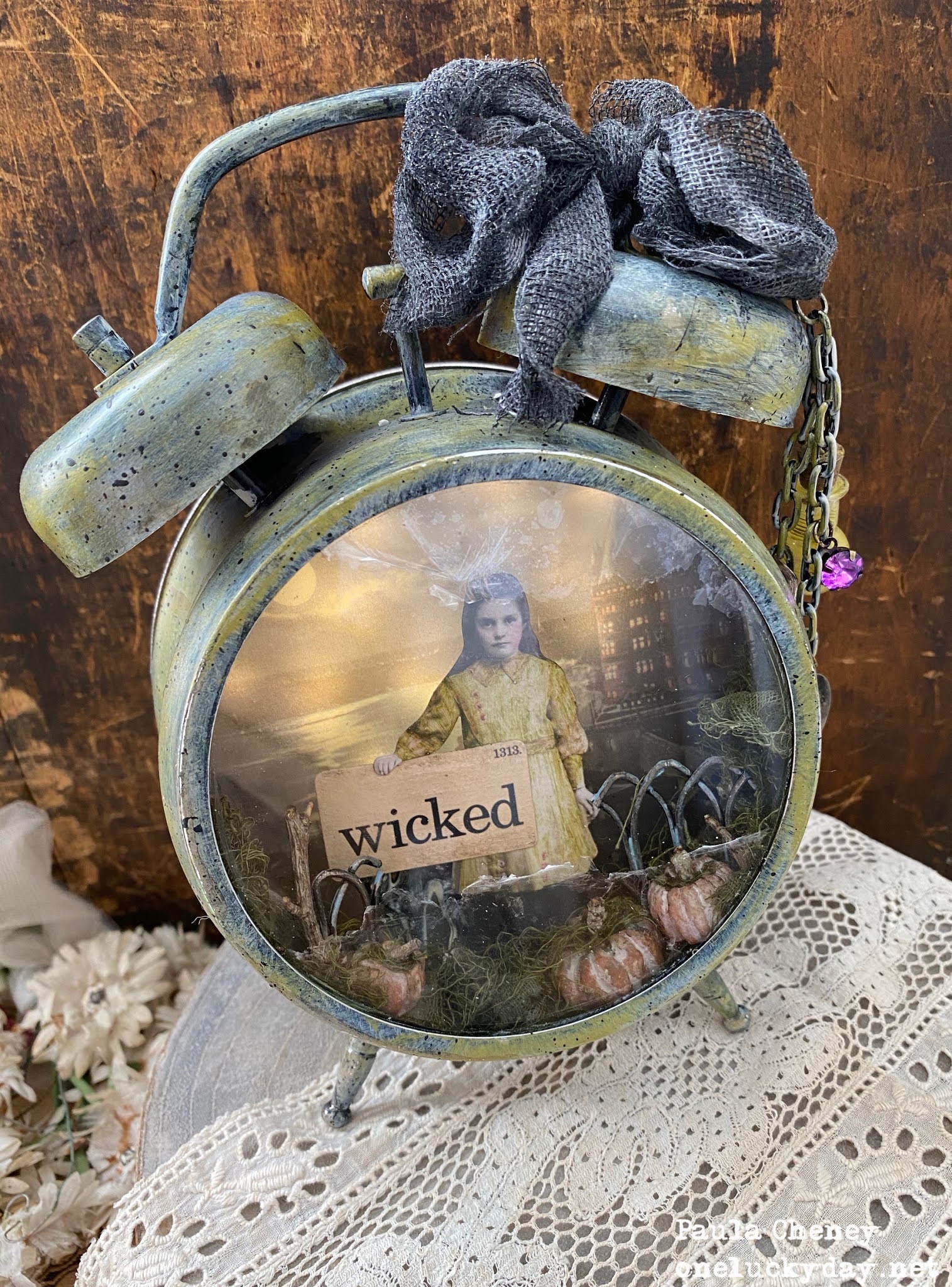 One Lucky Day: Wicked Halloween Clock