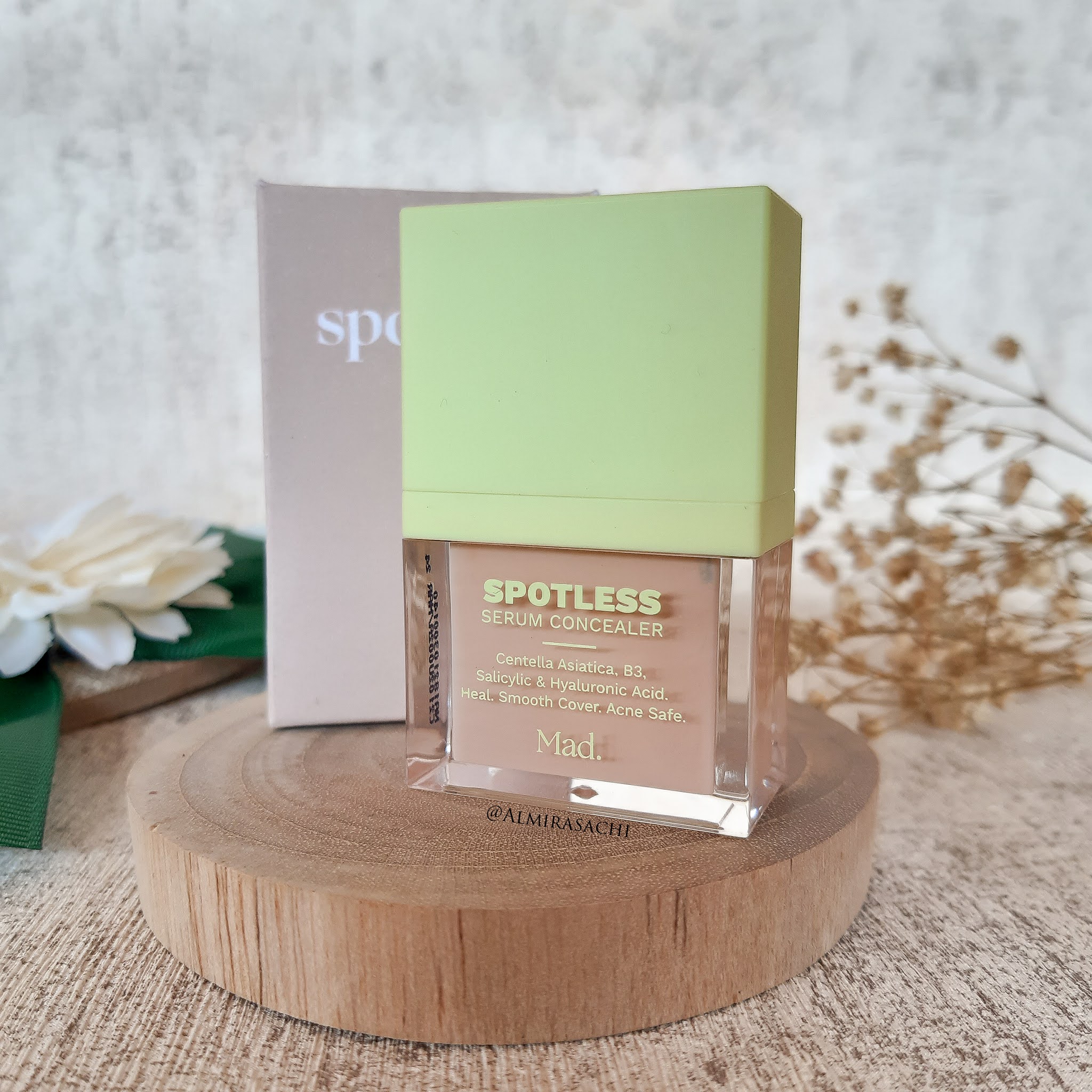 REVIEW: Mad For Makeup Spotless Second Skin Serum Concealer