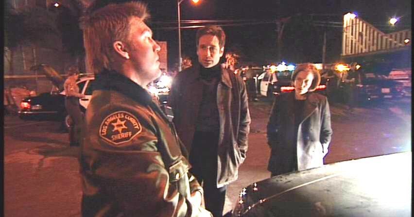 Doux Reviews: The X-Files: X-Cops