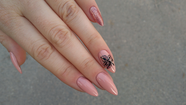 Kosmetyczne różności: Jesienny liść z 190 Powder Beige, Business Line ...