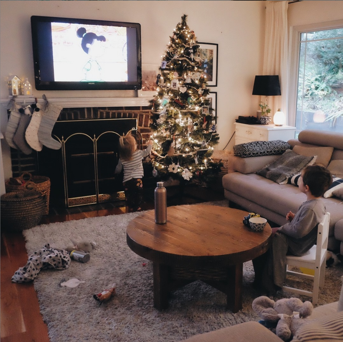 Domestic Fashionista: Holiday Mode: Around The House + Activities We ...