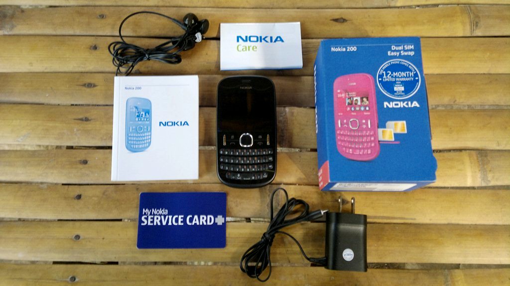 Nokia Asha 200 Pep Talk Part 1, Dual SIM Mass Market QWERTY ~ SCRATCH e ...