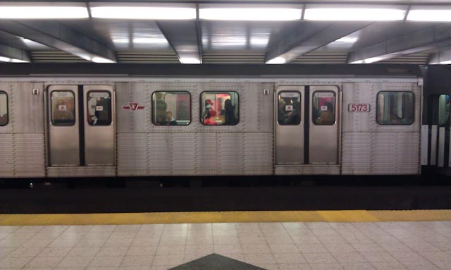 Buck Tracks: TTC - Bloor Station - Yellow Line