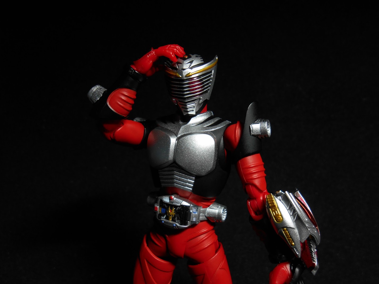 Review: S.H.Figuarts Kamen Rider Ryuki & Dragreder | Night's Corner