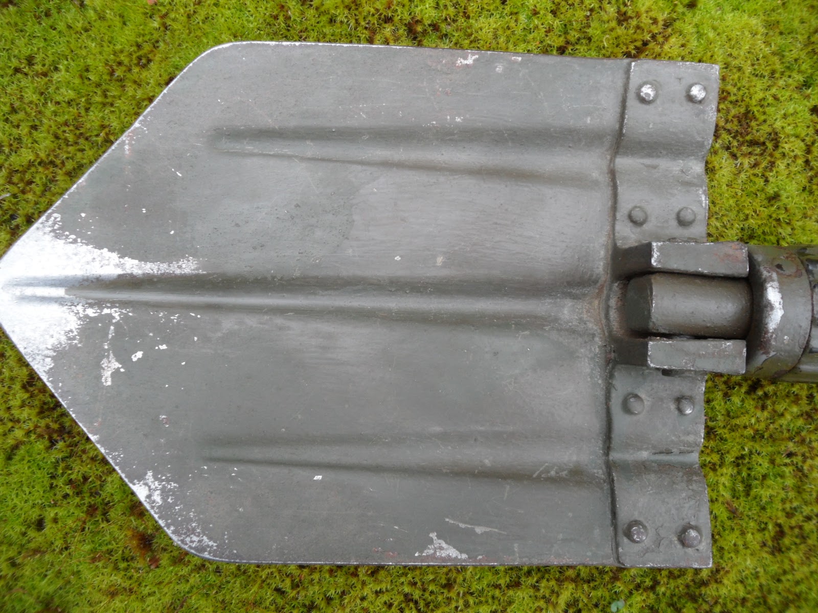 Four Bees: Dutch Army Shovel, Entrenching Tool, Folding Shovel, Post ...